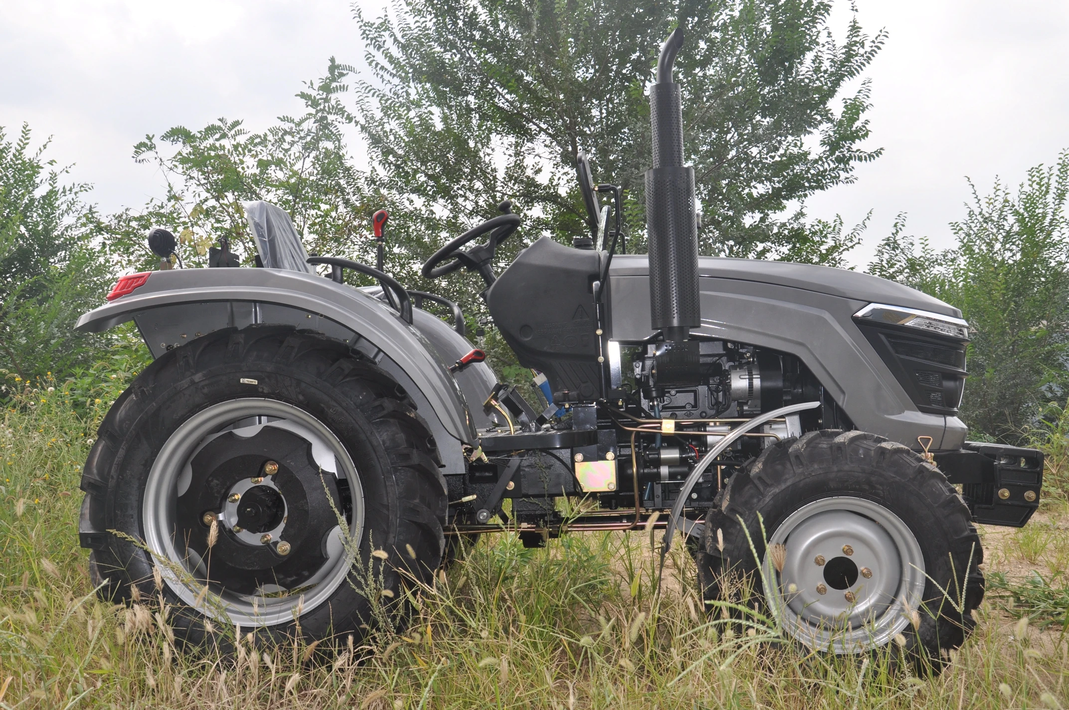 Multifunctional Farm Mini Tractors - 25HP for Wholesales