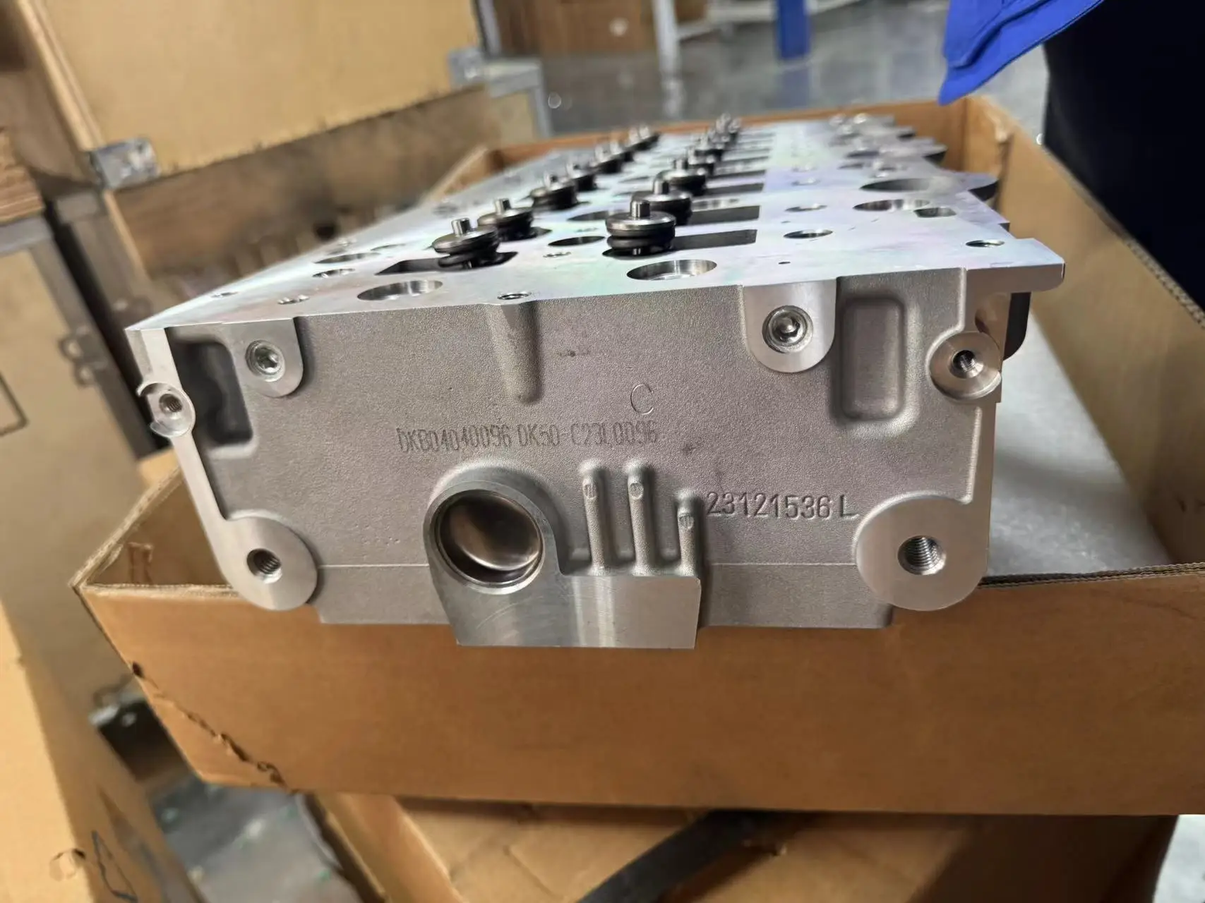 Original Saic Maxus T60 Cylinder Cover Assembly For 2.8 Td Oem