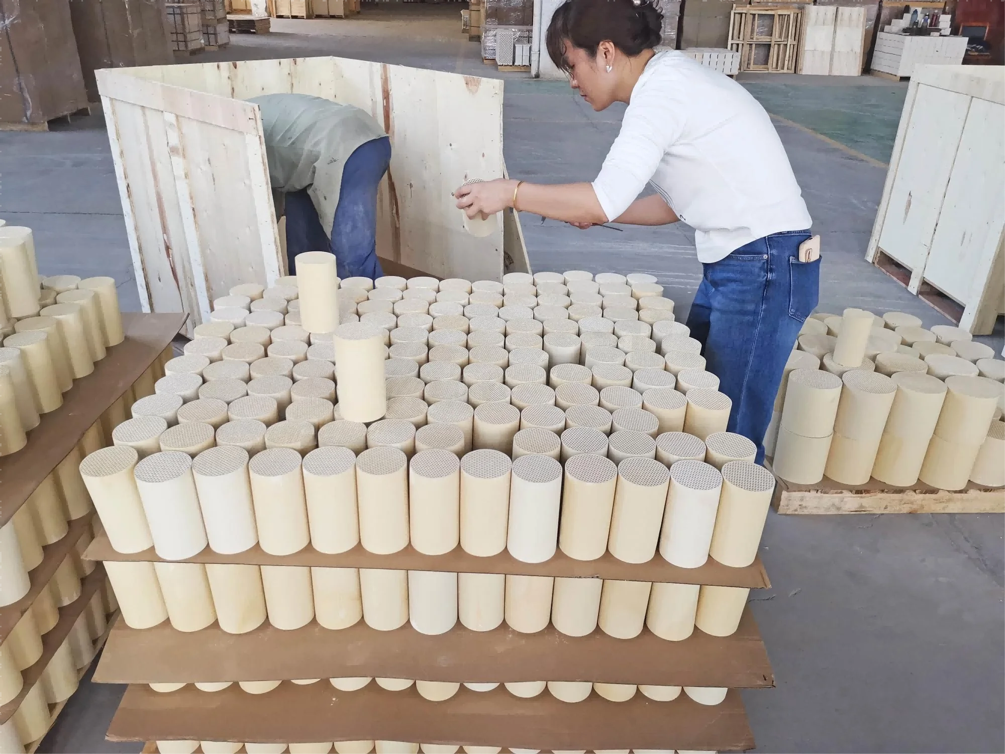 RONGJIAN DPF DOC SCR Cordierite Honeycomb Ceramic Catalyst Substrate ...
