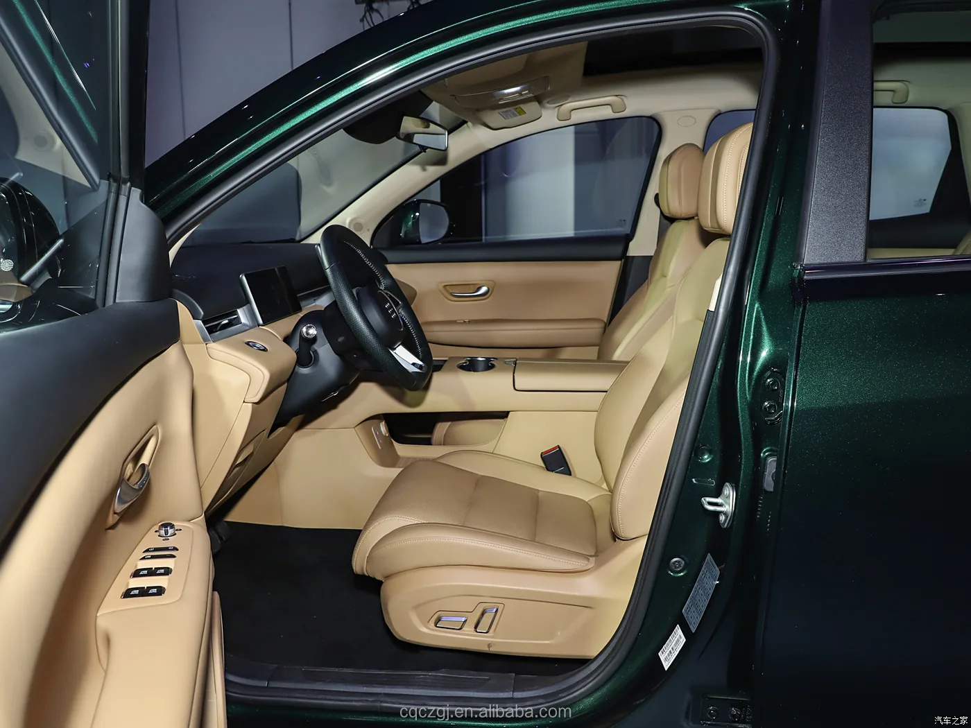 DFSK SERES E5 Plus Hybrid SUV: Efficient 5/7 Passenger Plug-In Electric ...