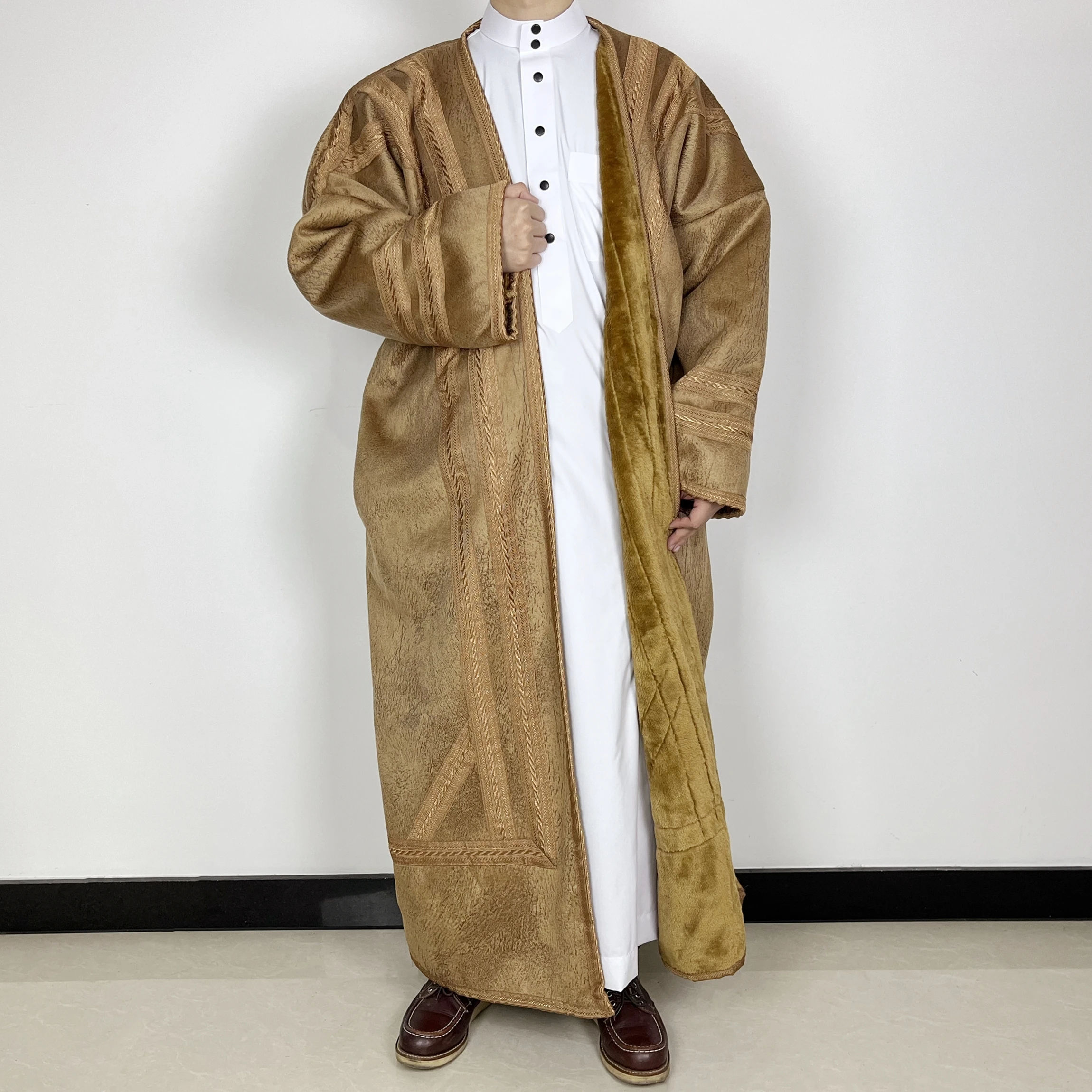 Custom Islamic Saudi Arabian Winter Thick Warm Suede Bisht for Men