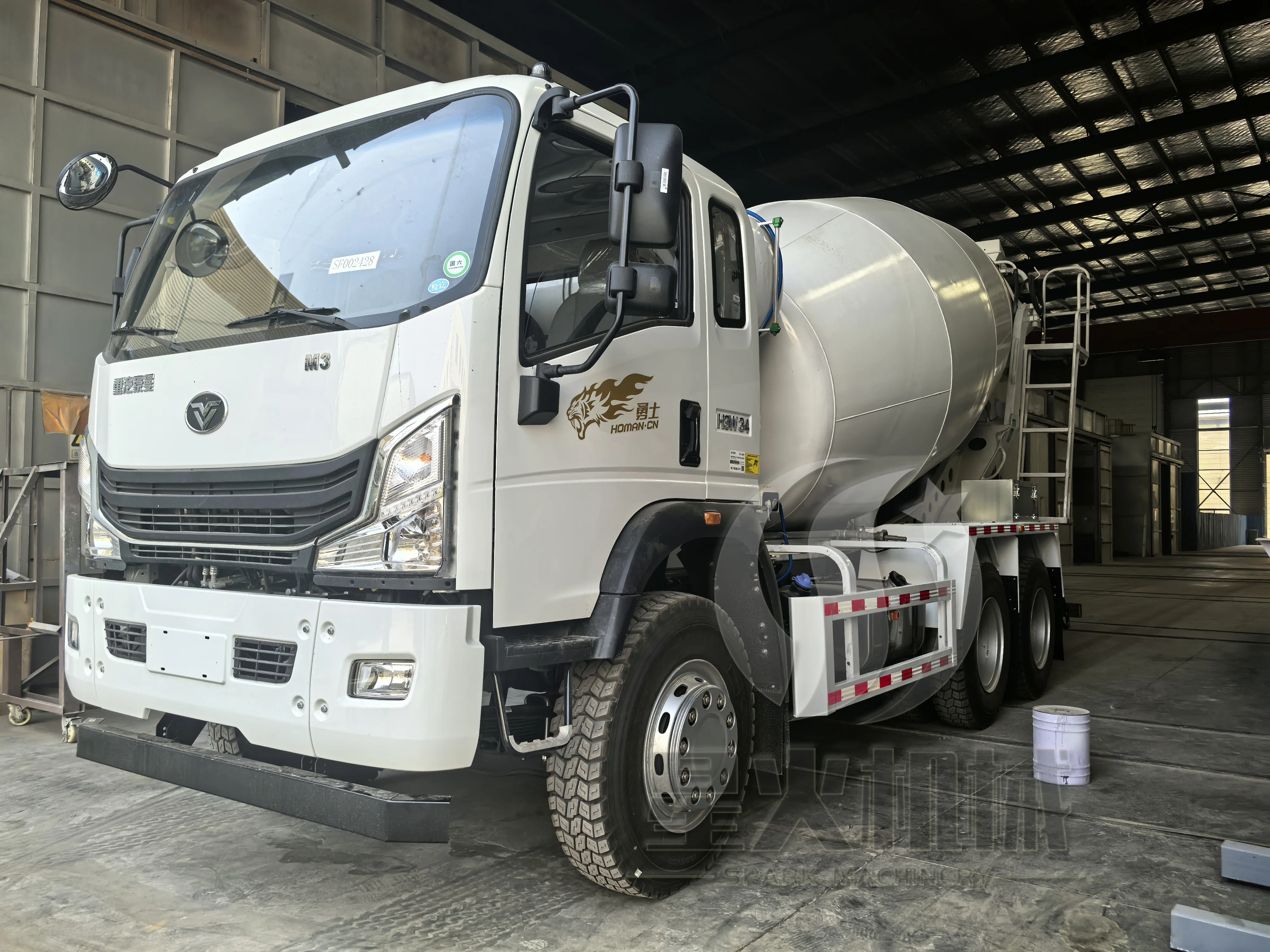 Large Capacity Transport Concrete Mixer Truck Customized 6 Cubic Meters ...