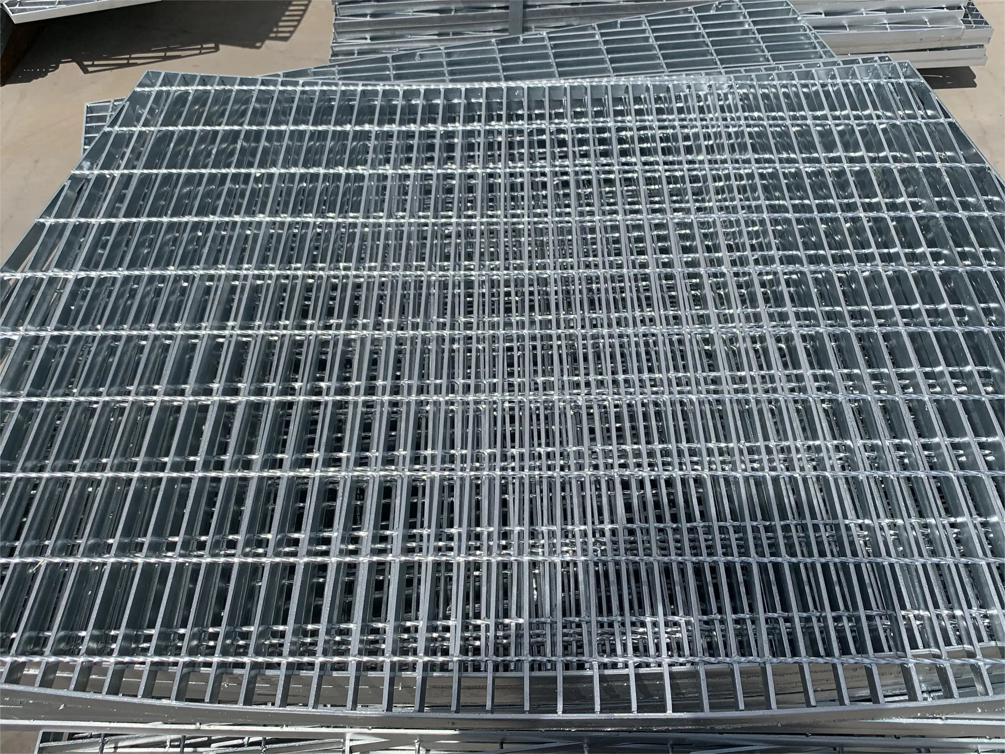 Heavy Duty Steel Floor Grating Galvanized Steel Driveway Grating Metal ...