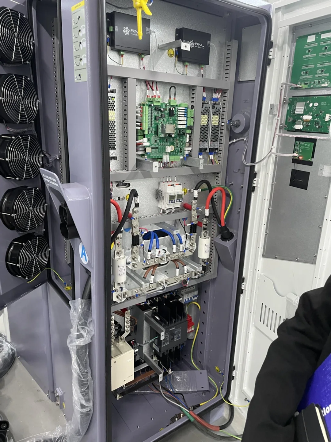 30KW Wall Mounted DC EV Charger - Efficient Electric Vehicle Charging