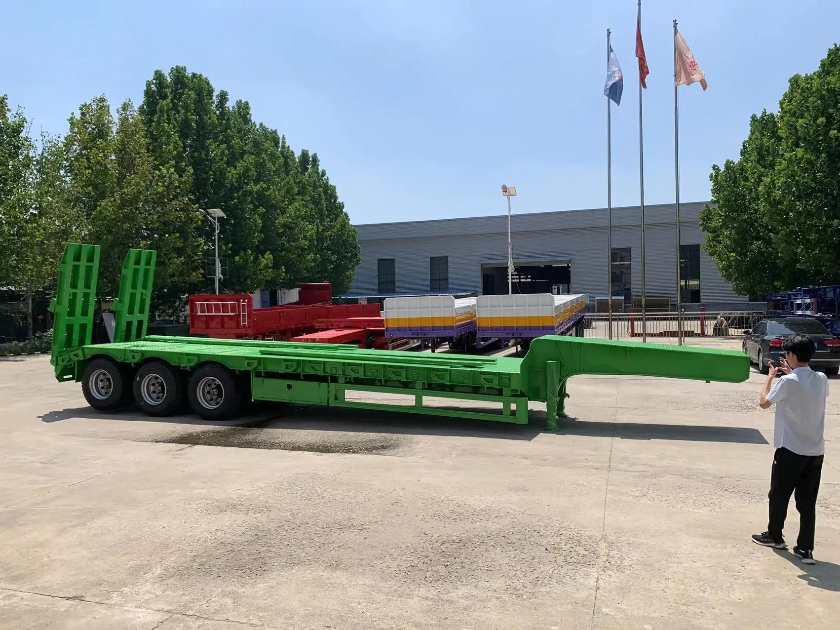 Factory Price 3 Axle 4 Axle 80ton Hydraulic Low Bed Lowboy Low Bed Loader Trucks Semi Trailer ...