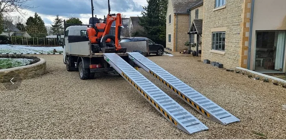 2.5Meter 3T Aluminium Loading Ramps Heavy Duty Rubber Track Use ...