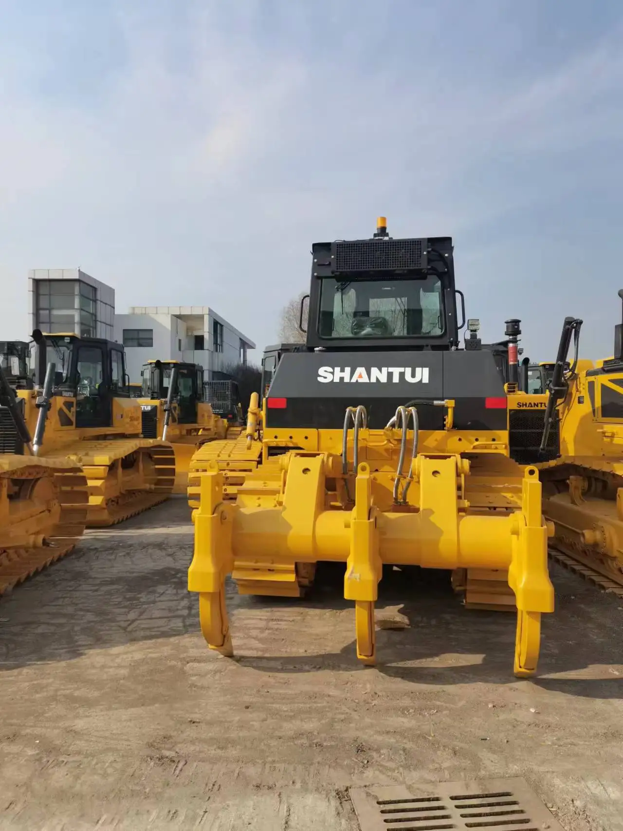 220HP Shantui Dozer Bulldozer Tractor Crawler Bulldozer SD22 for Sale ...