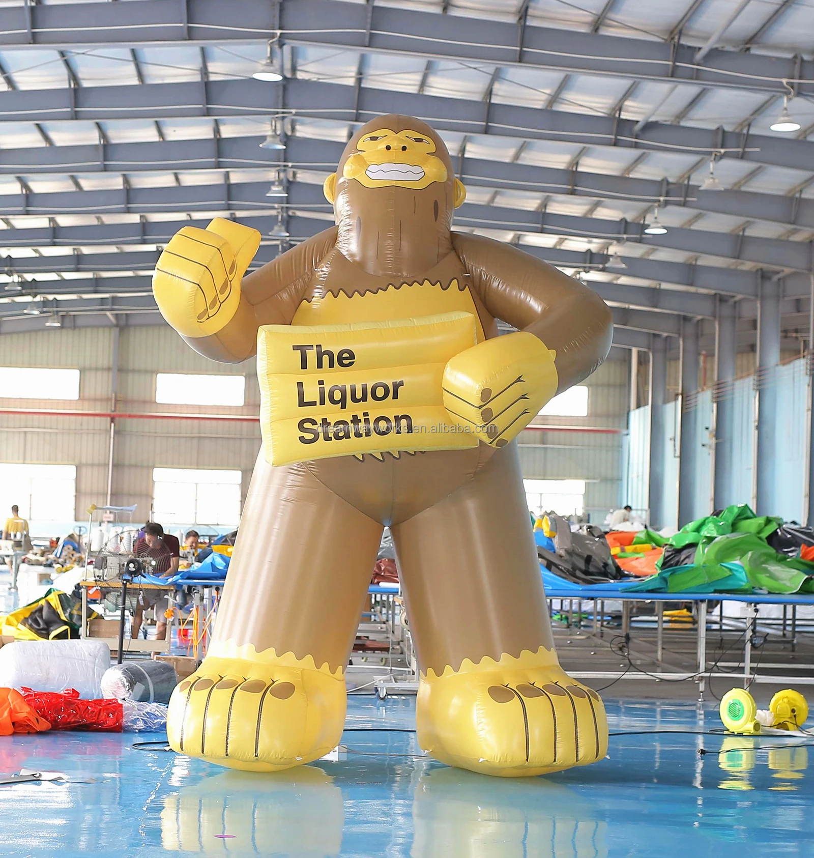 2023 Hot Sale Giant Inflatable Bigfoot for Advertising