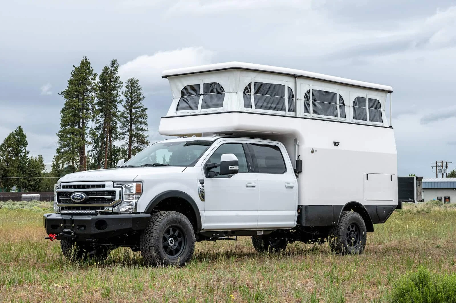 Customized 4x4 Aluminum Truck Camper Topper for Outdoor Camping