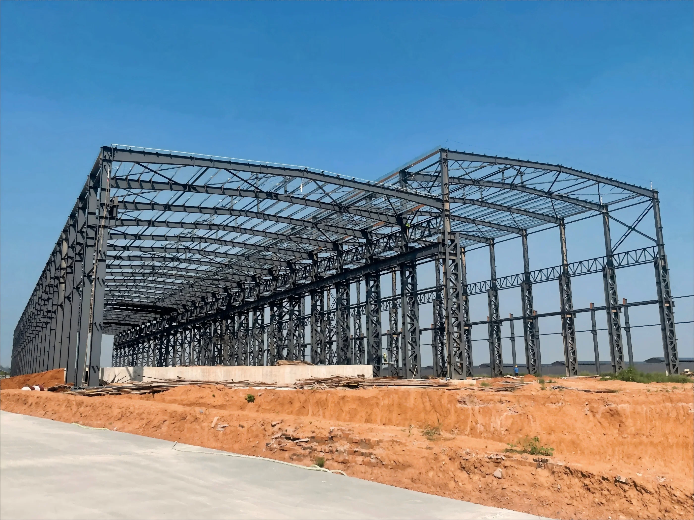 Industrial Steel Portal Frame with Lattice Girder and Crane Support ...