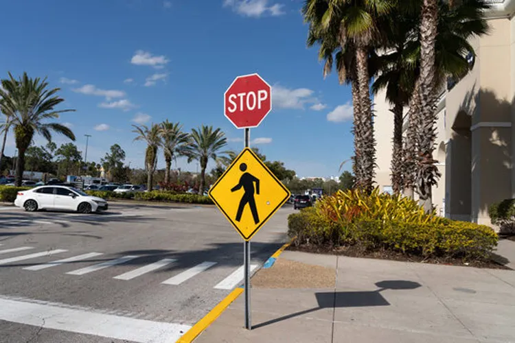 Custom OEM Safety Roadway Signs - High Visibility & Durability