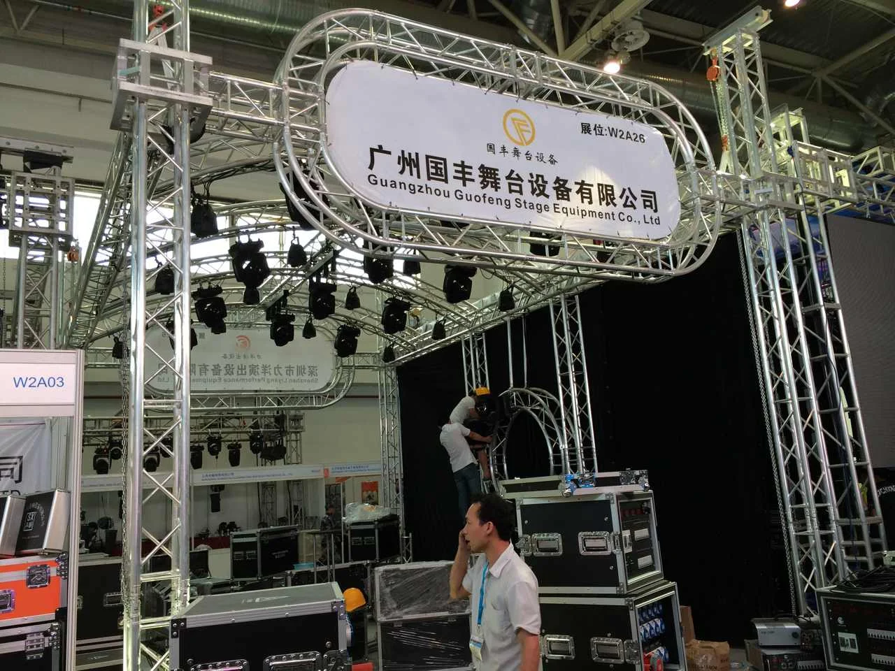 Customized Arc Led Screen Wall Ground Support Systems For Led Screen ...