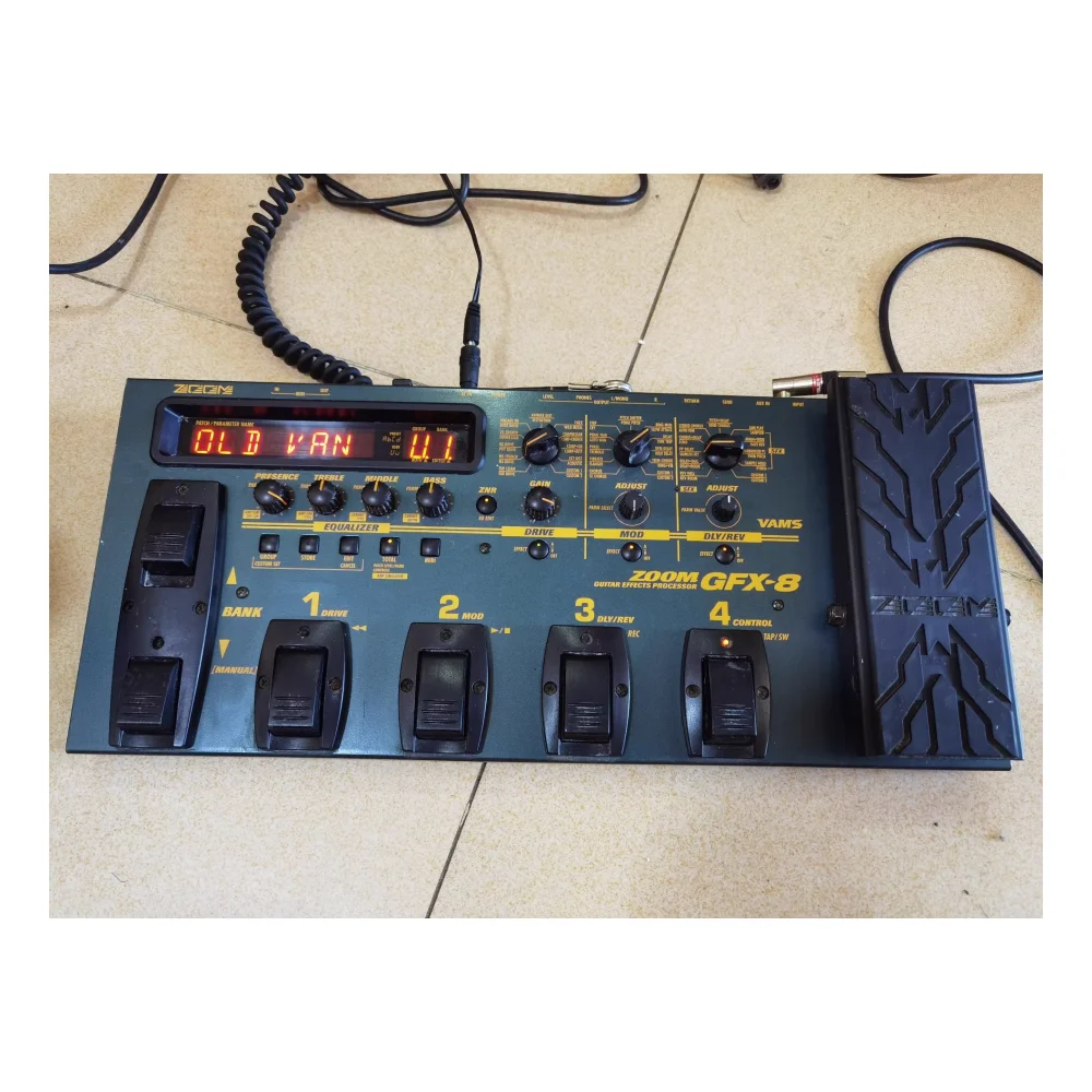 Jelo Second-Hand Zoom GFX-8 Multi-Effects Pedal 85% NEW