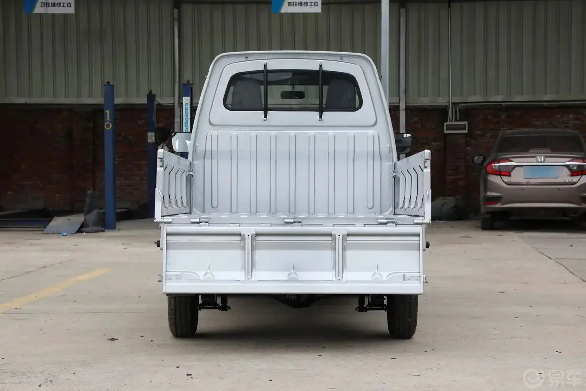 Wuling Sunshine Truck - 1 Ton Diesel 4x4 Cargo Vehicle