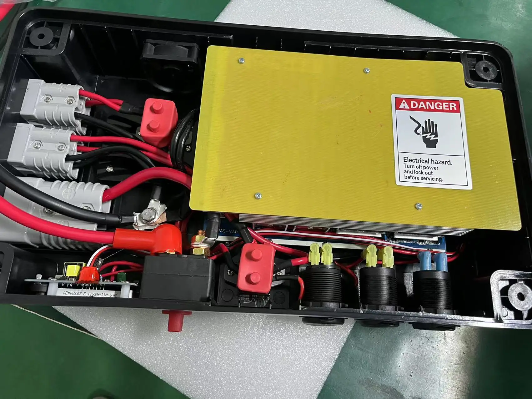 Portable Battery Dc Box Deep Cycle DC Charger Battery Box with Ander ...