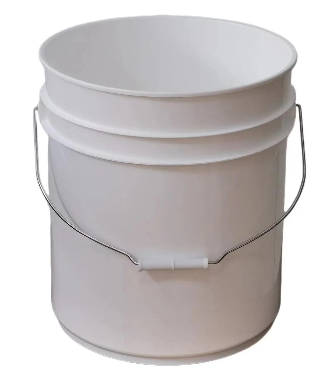 5 Gallon Straight Sided Plastic Bucket - Versatile & Durable