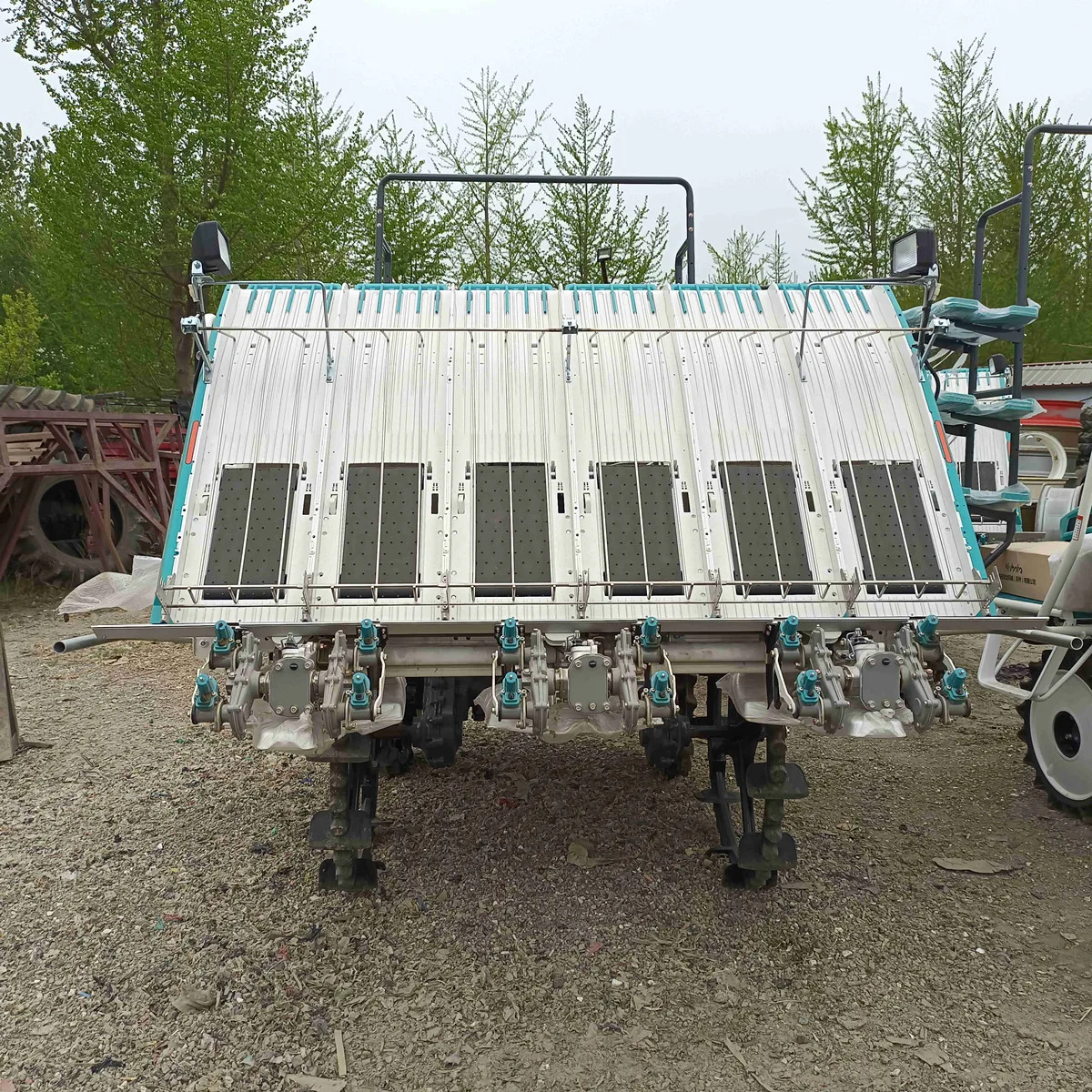 Kubota Walk-Behind Rice Transplanter Knp-4w - Easy & Efficient