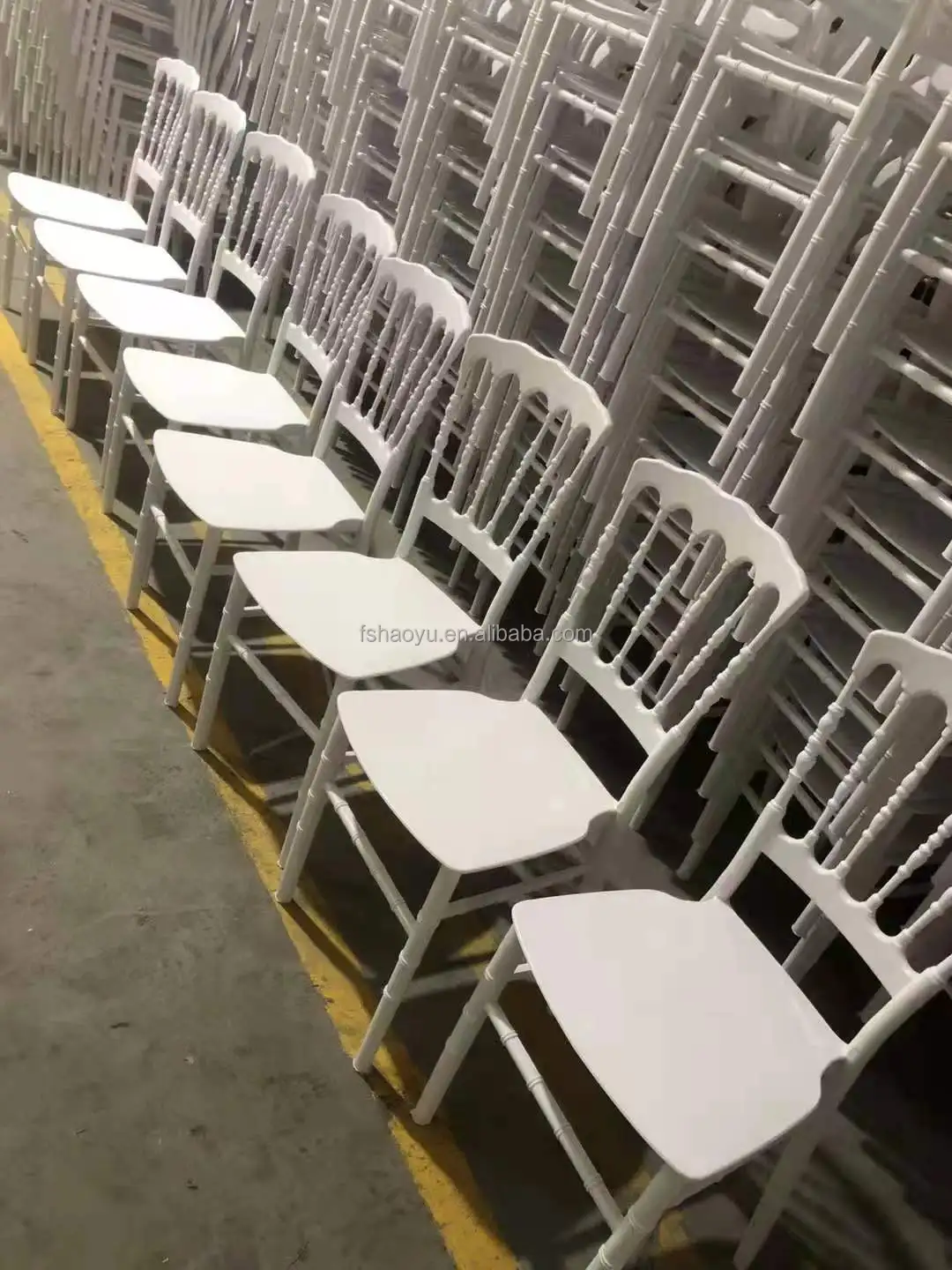 Modern White Plastic Chiavari Wedding Chair Cheaper Wedding Stacking ...