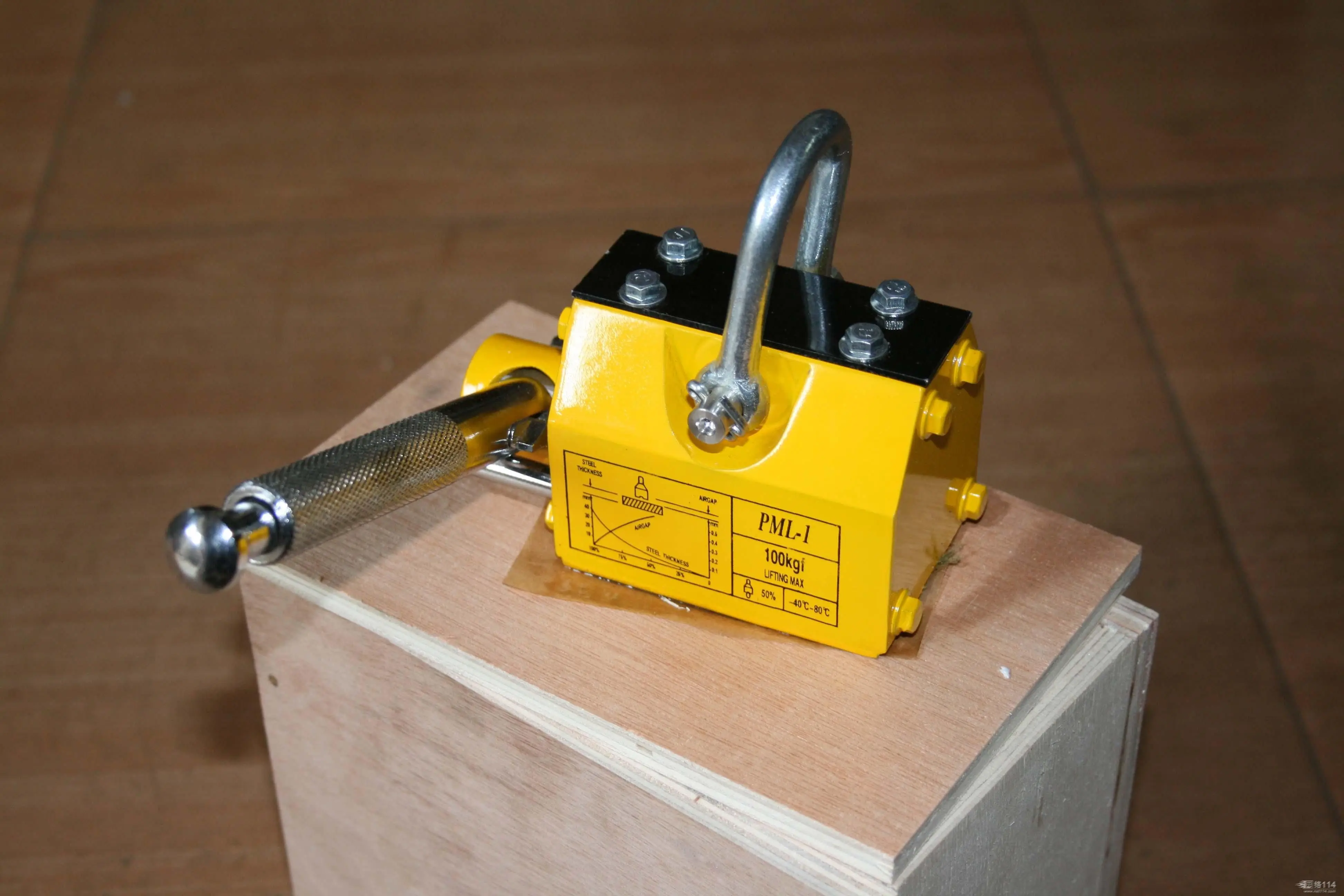 Mini Crane 500kg Manual Handle Lift Baoding Permanent Magnetic Lifter ...