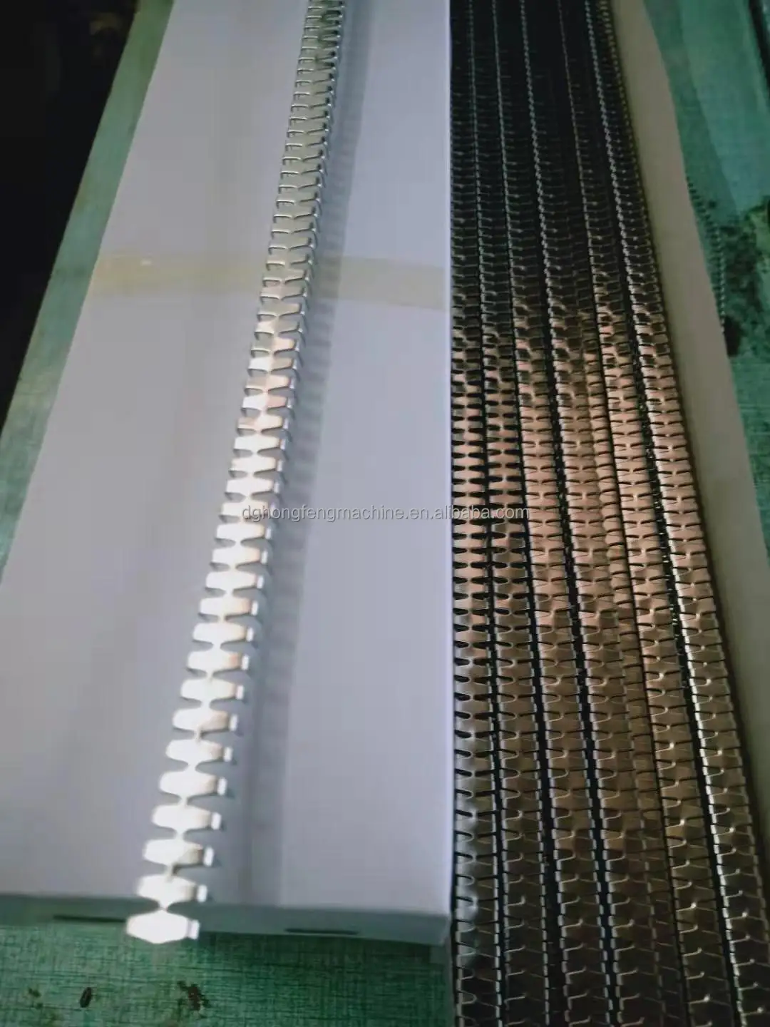 YH-37 Leather Belt Looping Locking Machine With Bulk Nails Leather Belt ...