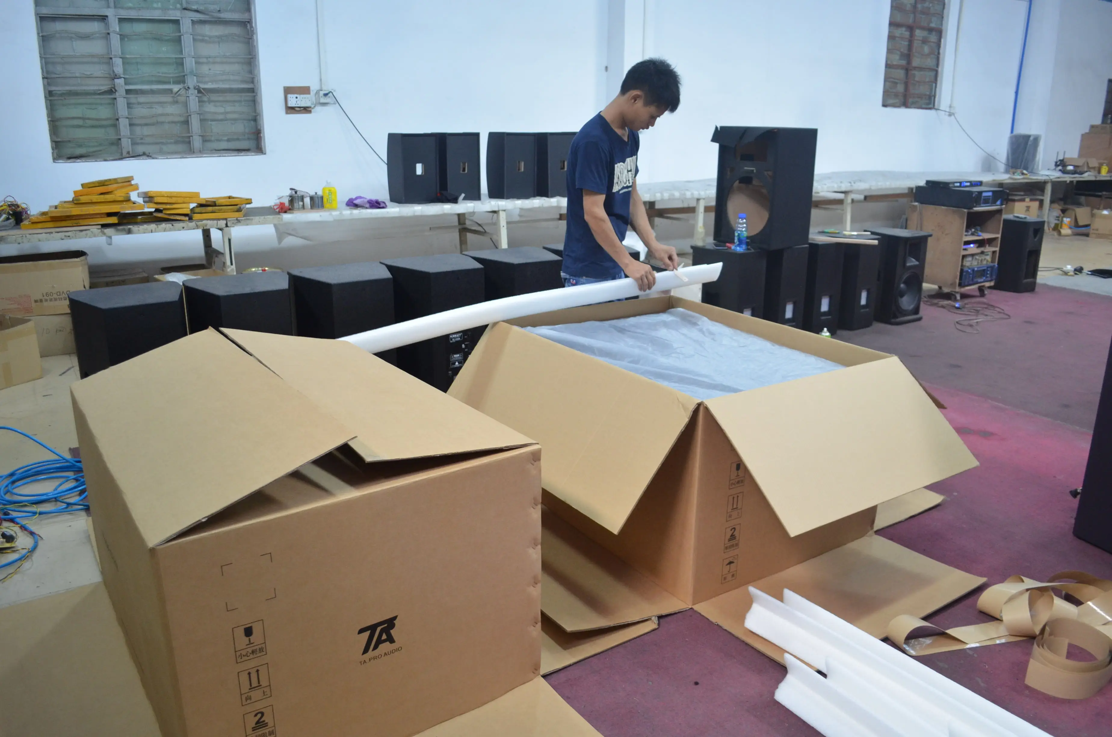 Wholesale 12 Inch Empty Line Array Speaker Cabinet Box - Buy Empty Line ...