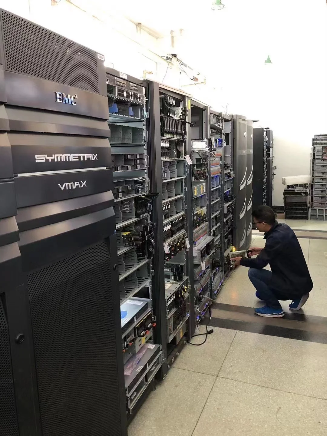 EMC UNITY 3U 15x3.5 DAE - Reliable Hard Disk Tray Solutions