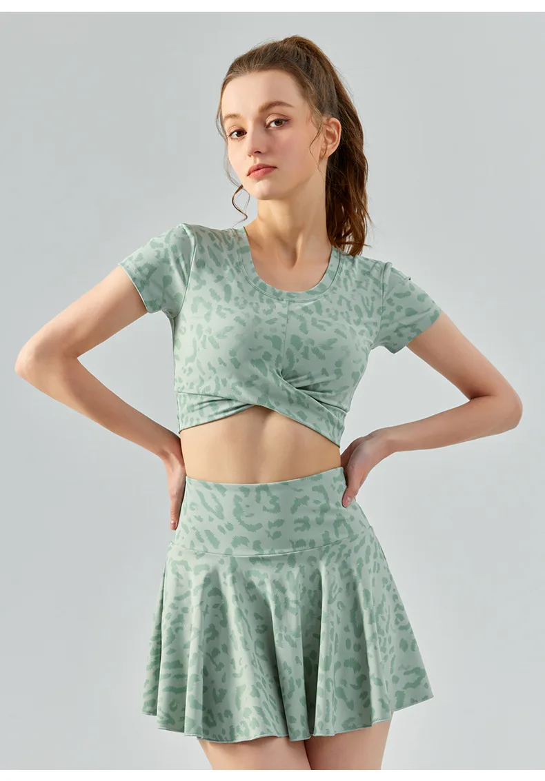 2-In-1 Mini Skirt Suit Set Leopard Print Tennis Golf Shirt Women ...