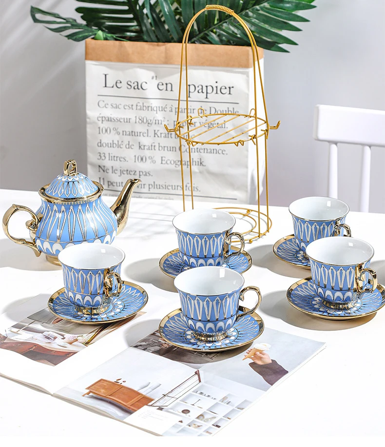 Luxury Ceramic Tea Set with Gold Rim - Perfect for Tea Lovers