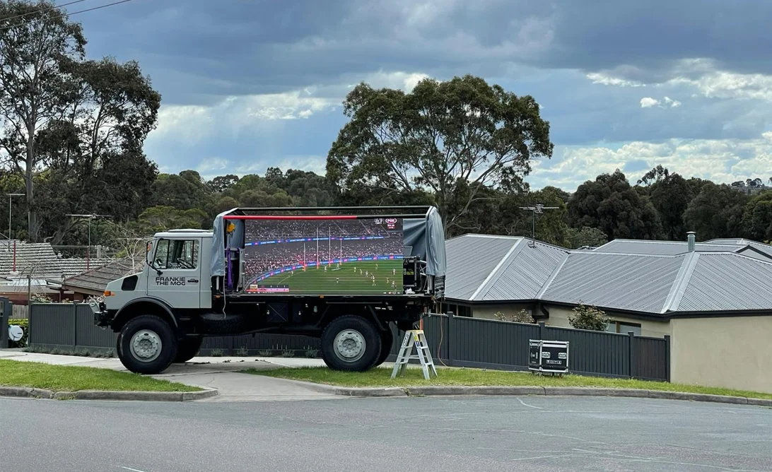 Outdoor Waterproof P4 4mm Van Vehicle Advertising LED Billboard