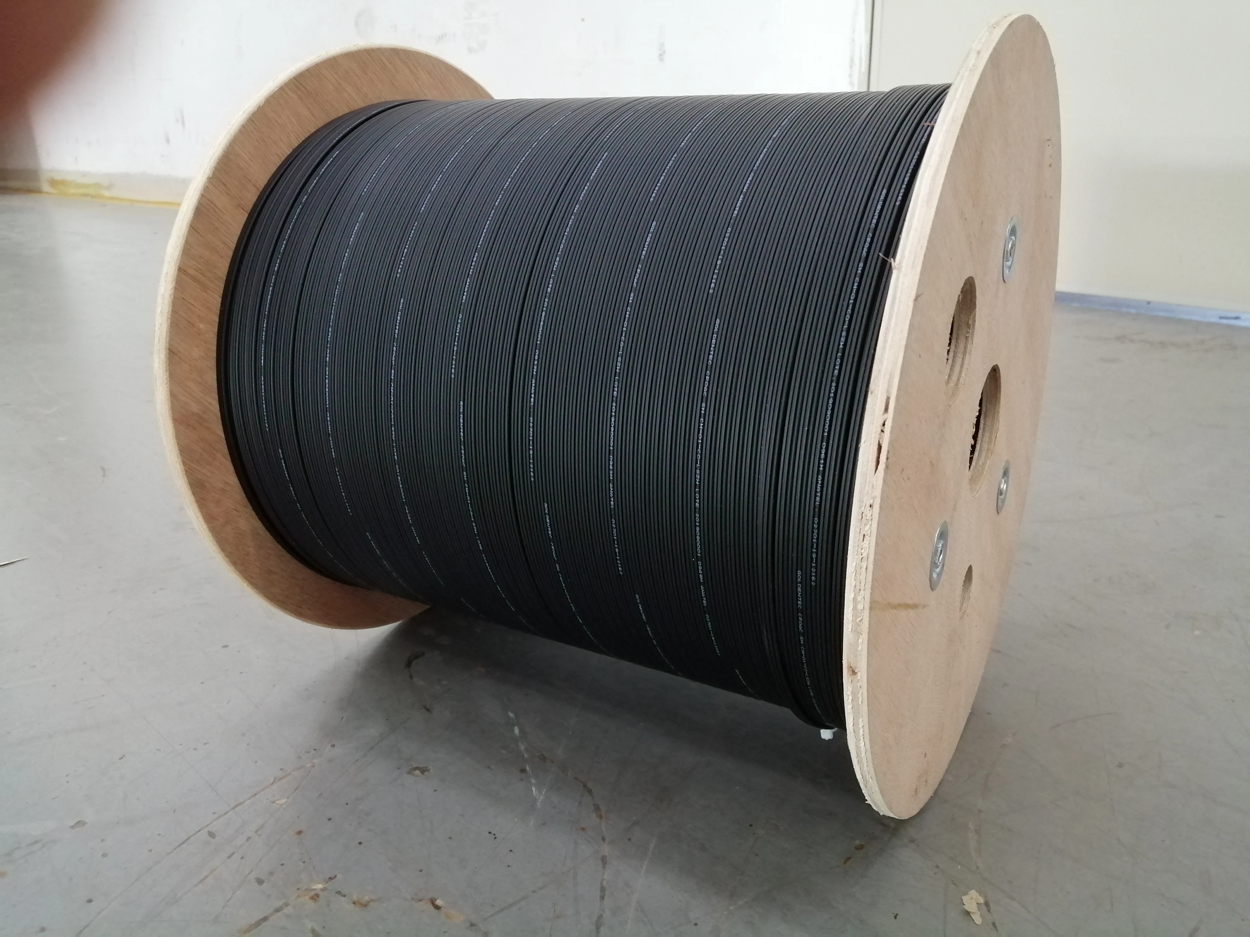 1core G.657a2 Outdoor Ftth Drop Cable Gjyxch/gjyfxch Fiber Optic Drop ...