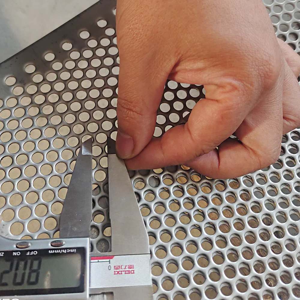 Hoja de malla metálica perforada Placa de malla perforada de acero ...