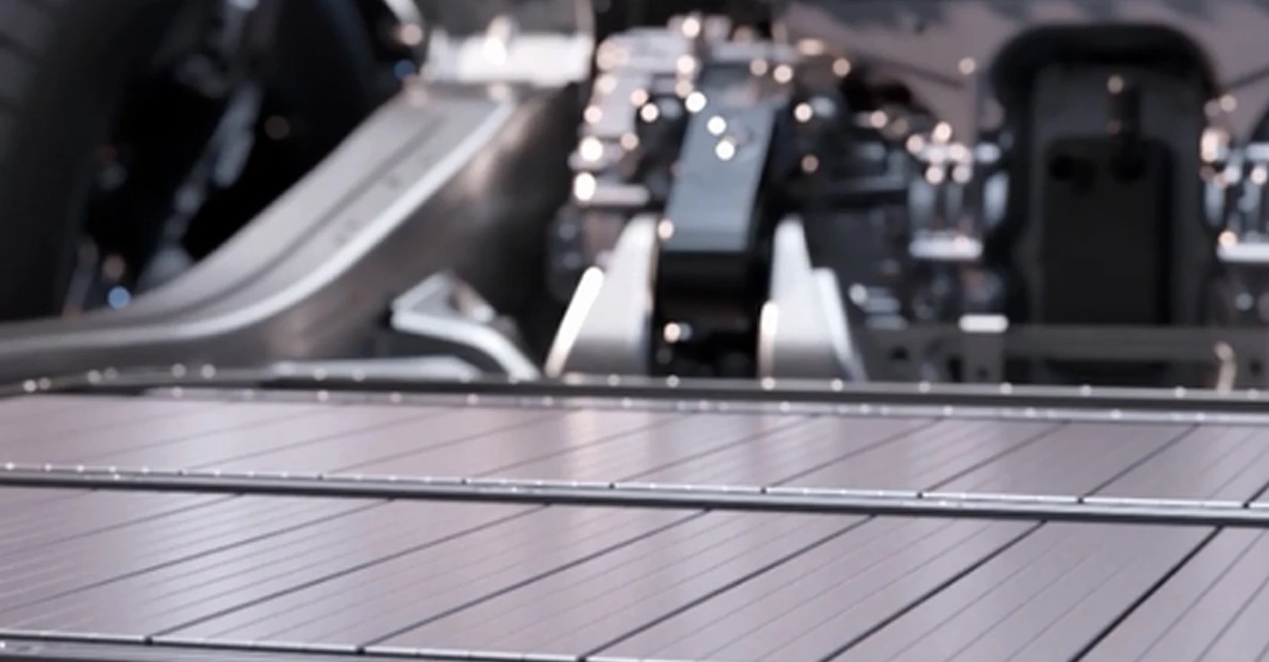 2023 Yangwang U8 Flagship - 1197 Hp, 1000 KM Range Extender