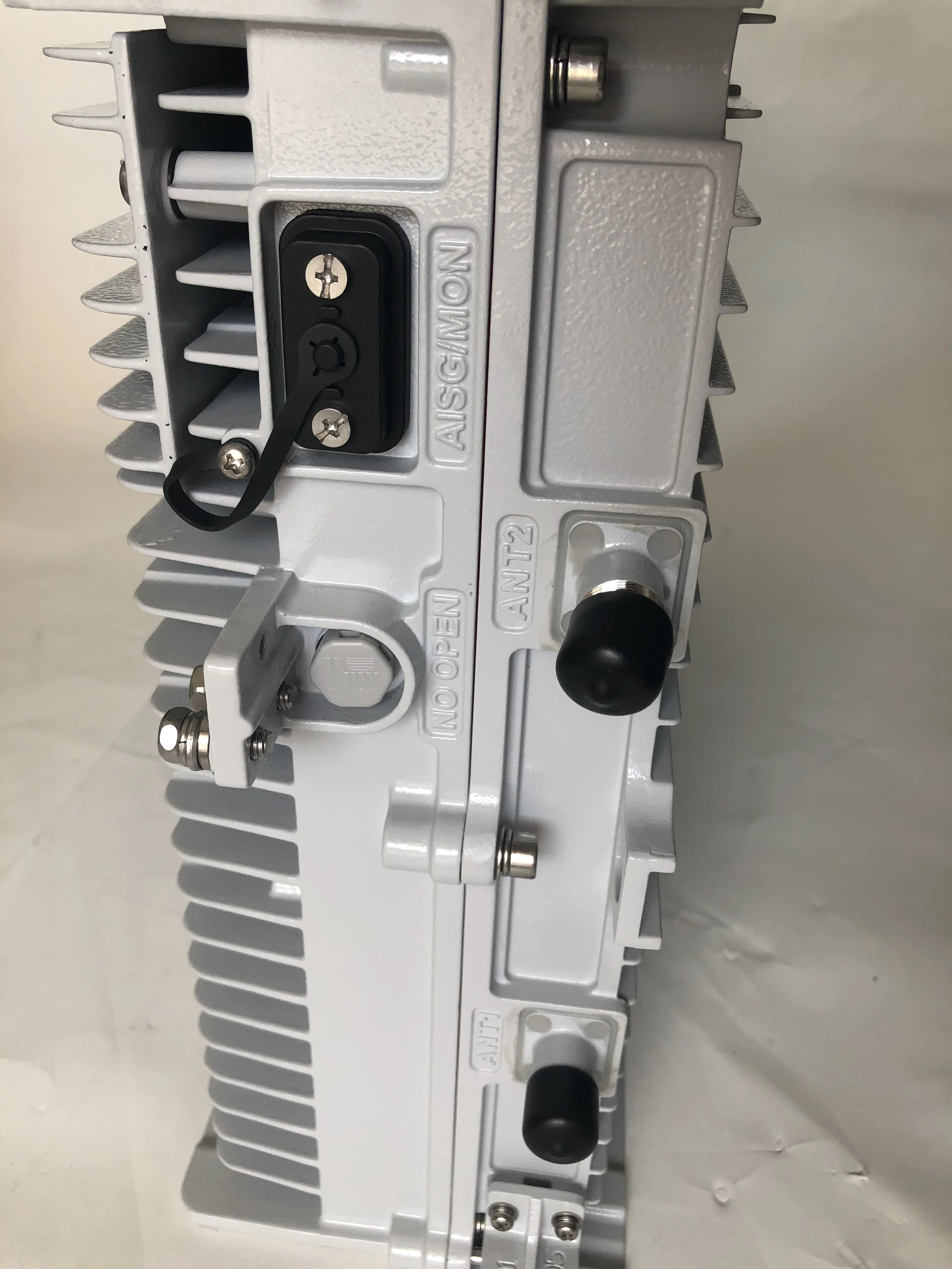 RRU R9606 S26 5g远程无线电单元2675MHz| Alibaba.com