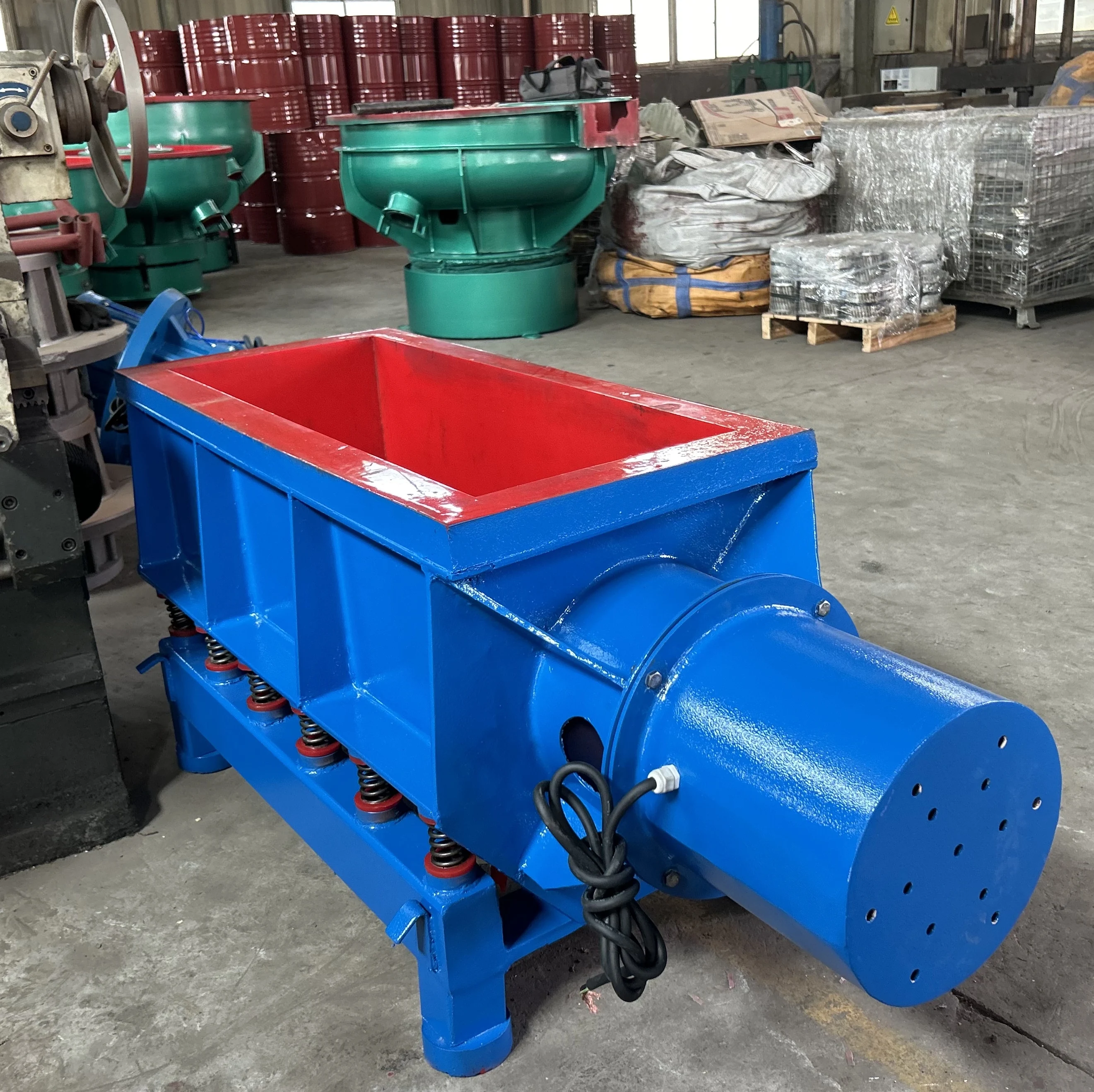 Tun Shape Linear Vibratory Tumbling Machine Polishing and Finishing ...