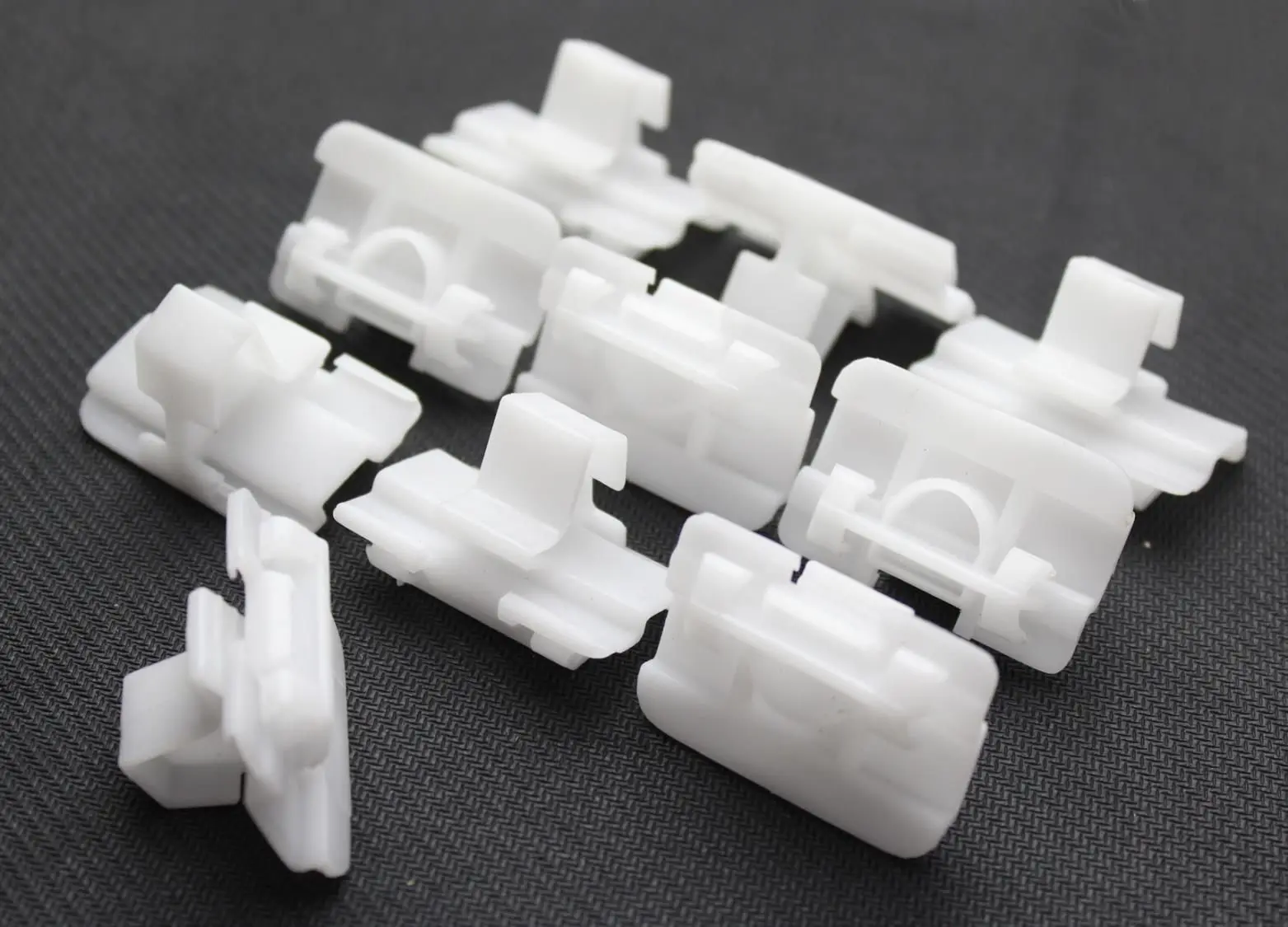 High Quality Car Side Trim Fasteners Fasteners W212 W204 W213 W221 Oe ...