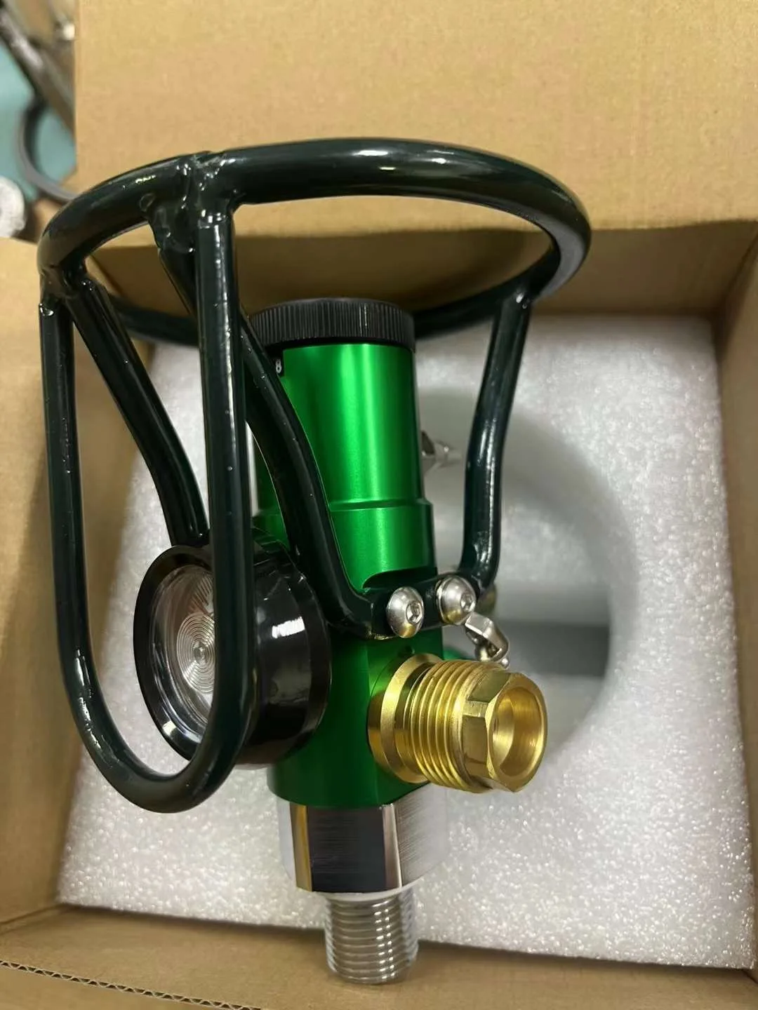 All-in-one Manual Oxygen Regulator - Reliable Performance