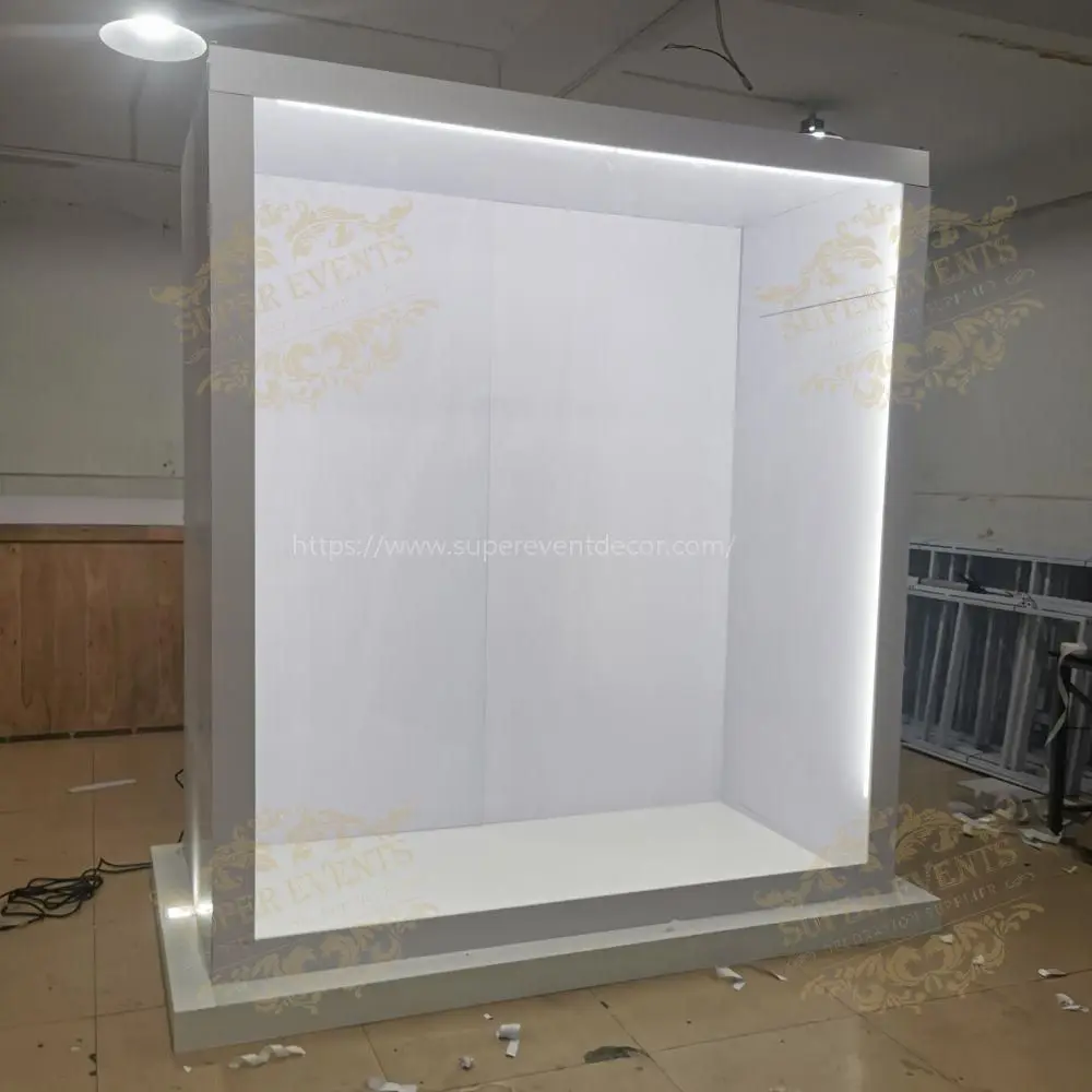 Vogue Magazine Cover Photo Booth - Perfect for Wedding Events