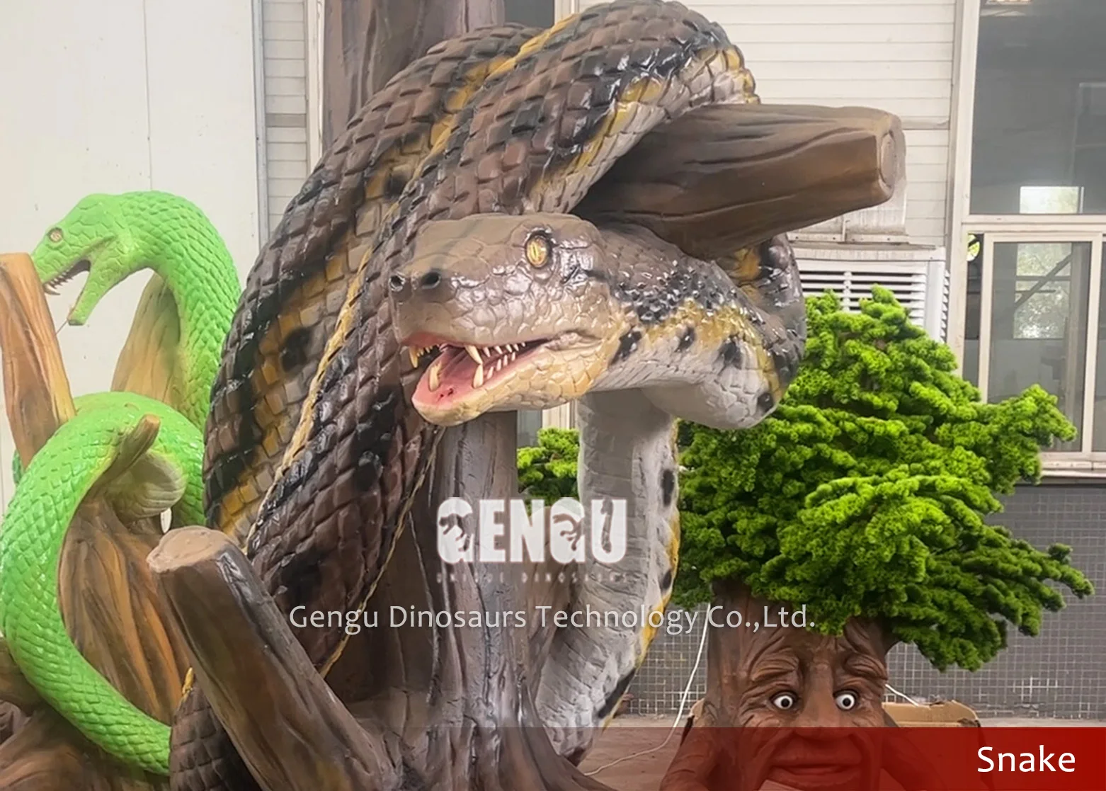Realistic Animatronic Snake Statue - Perfect for Playgrounds