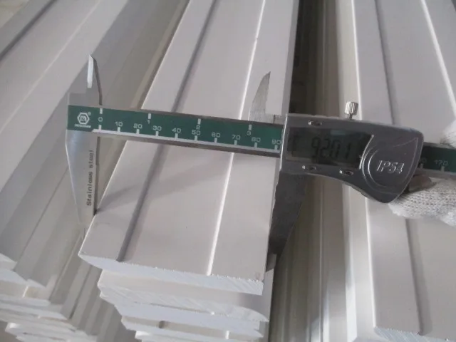 White Wooden Pine Primed Base Board Crown Moulding Wrap Lines Coating ...