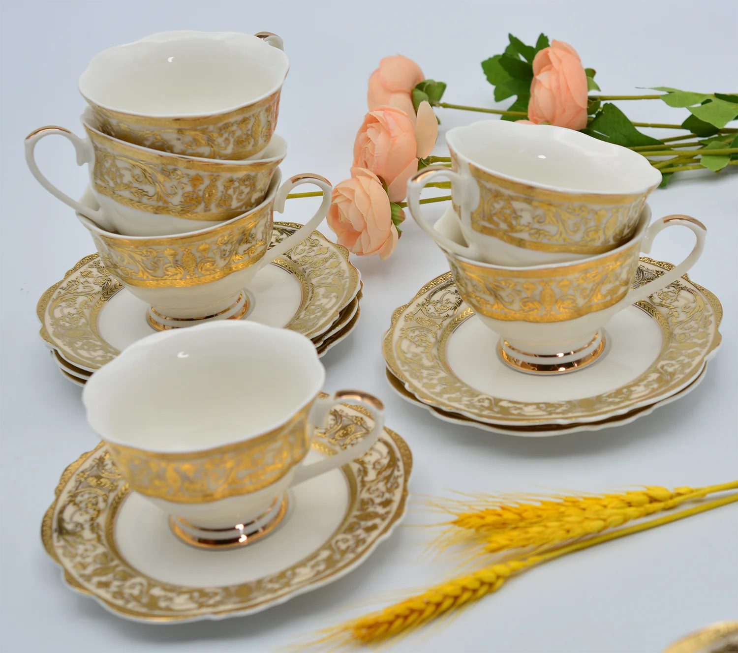 Luxury Embossed Gold Tableware - Elegant Dinner Sets