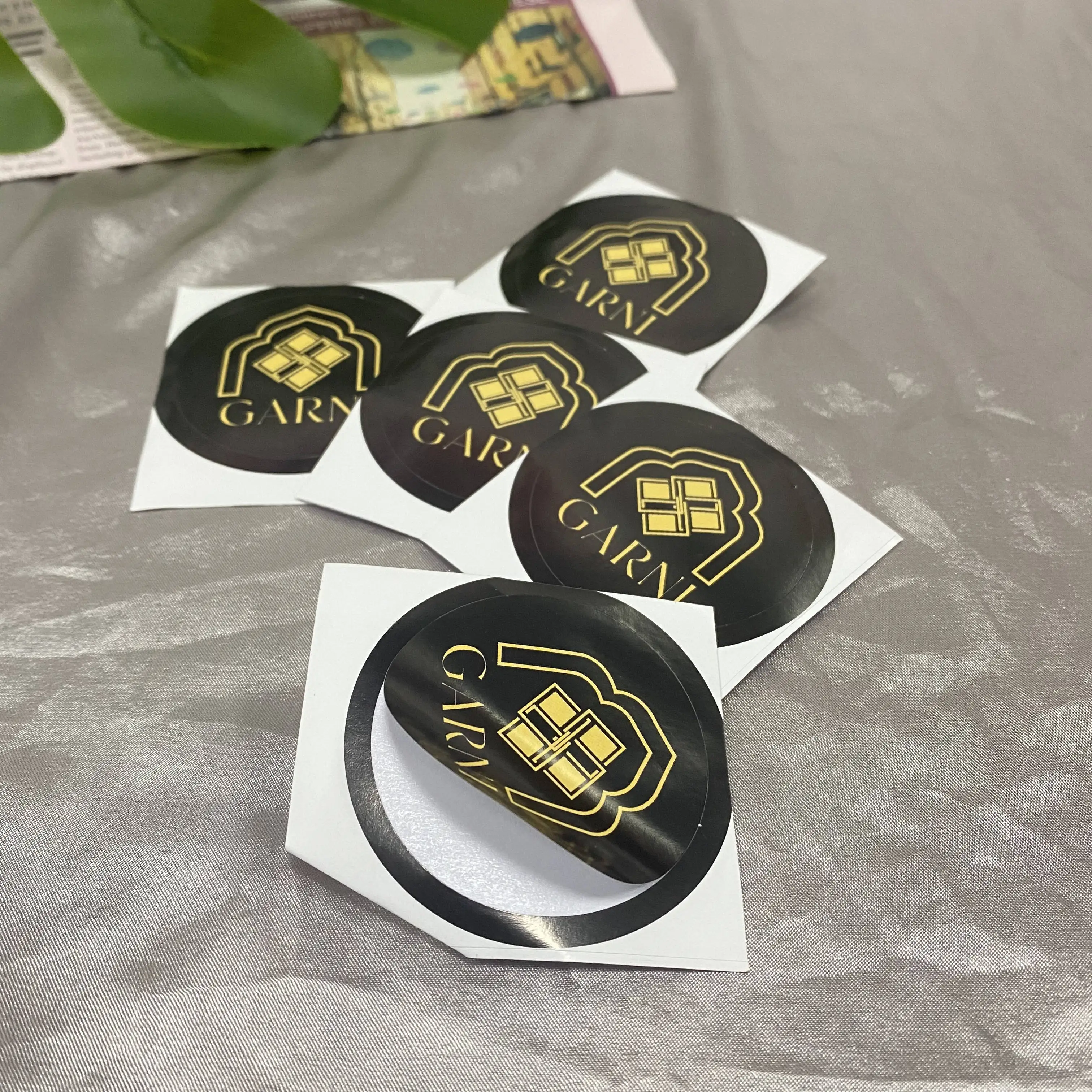 Customized Logo Round Stickers Waterproof Labels Stickers Printing ...