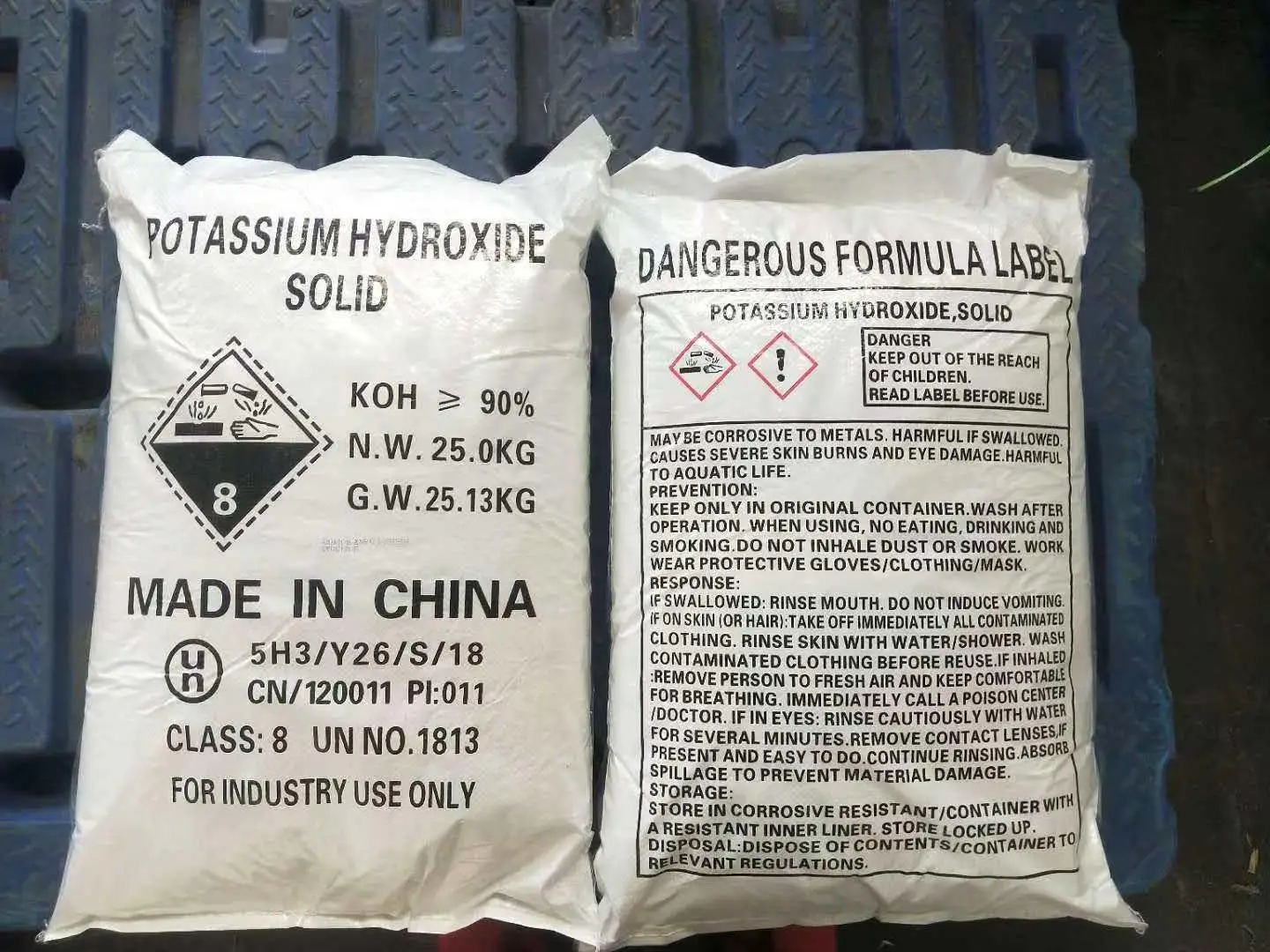 Water Potassium Hydroxide Flakes 90% Caustic Potash White Potassium ...