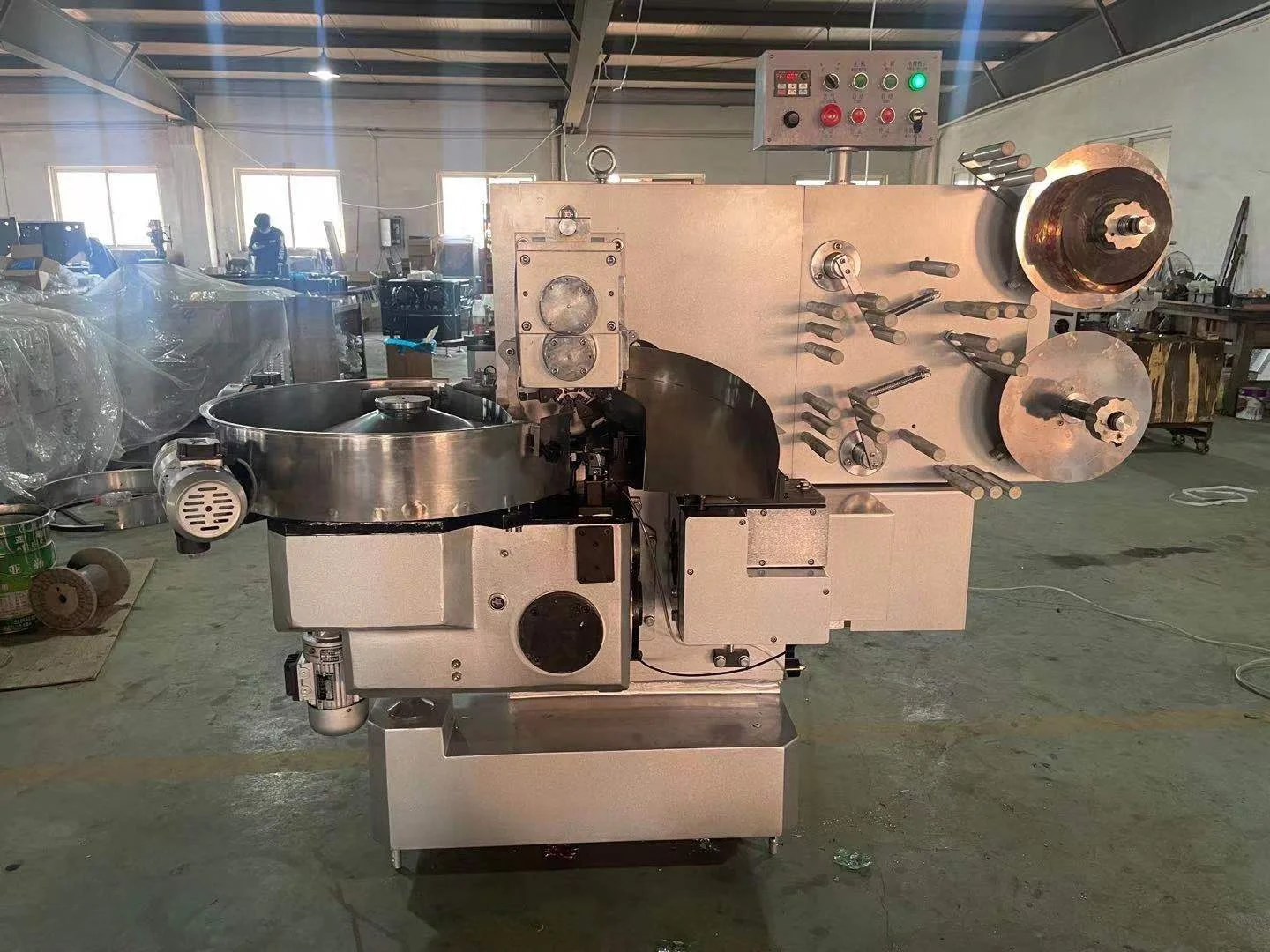 Automatic Chocolate Bar Fold Wrapping Machine by Makui