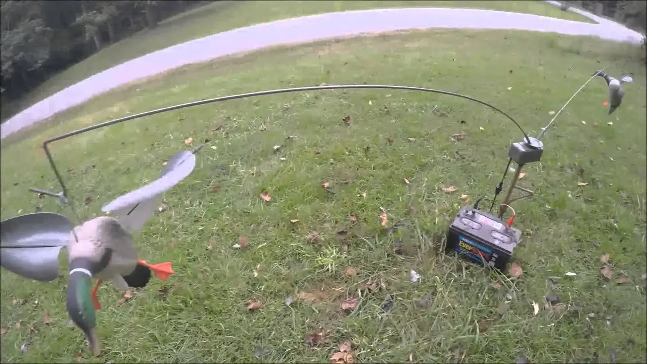 FLYING SNOW GOOSE DECOY Magnet Rotary Machine - 50-100 Meters