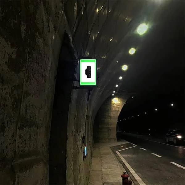 Tunnel Indication Signs For All Kinds Of Emergencies Indicator Green ...