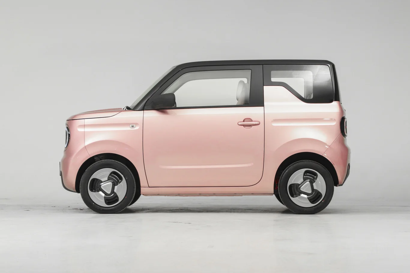 Mini Electric Car China - Geely Panda 4 Seats 200km Range