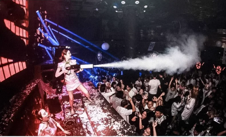 Nightclub Decor Iron Gas Column Gun Stage Fog Machine with Smoke Jet ...