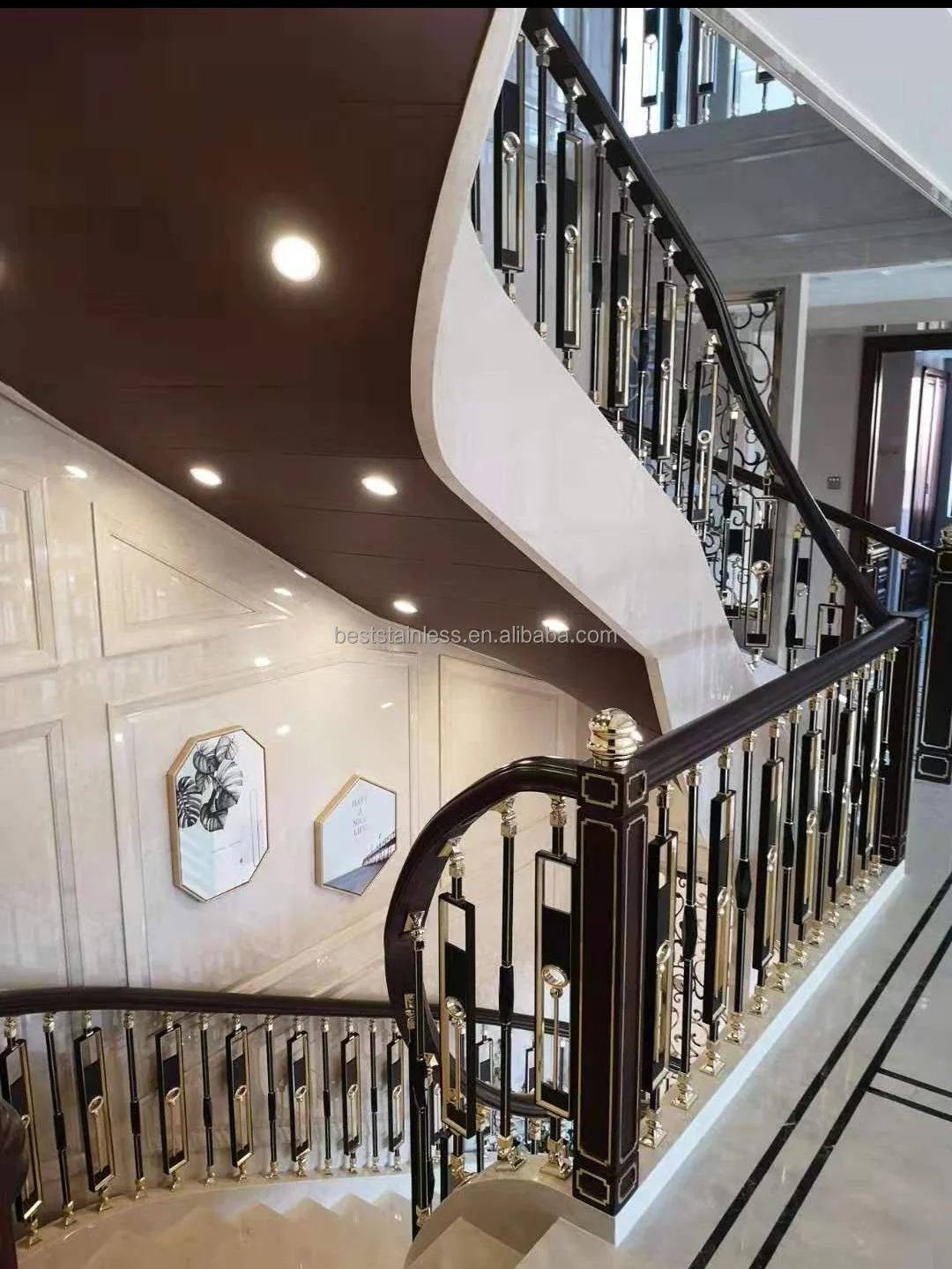 Villa Handrail Stairs - Curved Golden Aluminium Railings