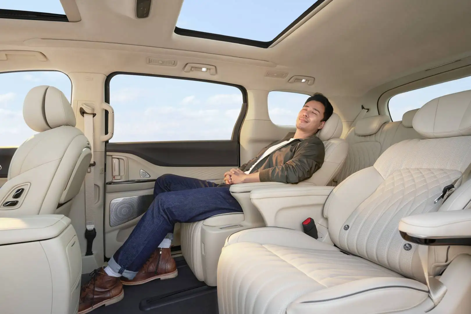 2024 Voyah Free 1.5T Luxury Extended Range EV SUV 4WD