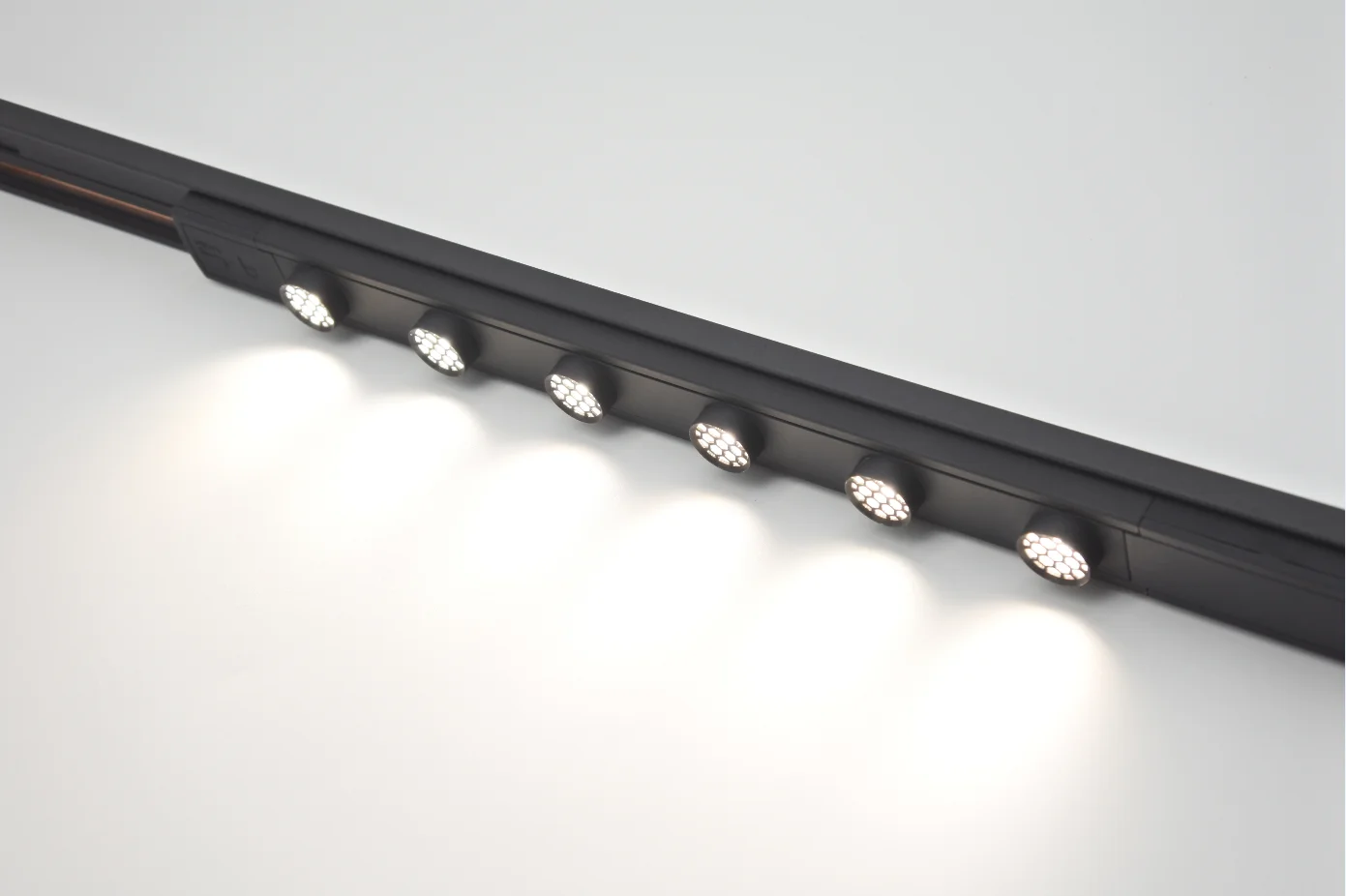 Newest Slim Magnet Rail Lighting System Surface Mounted Linear ...